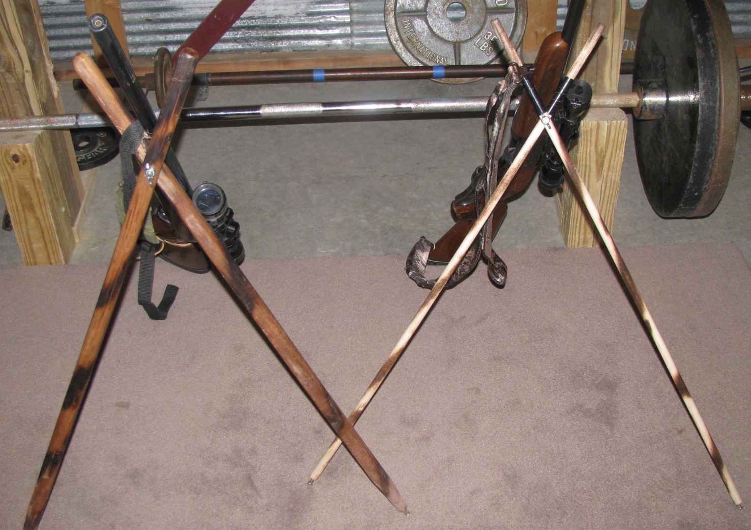 The Coonhunters Club: Shooting sticks