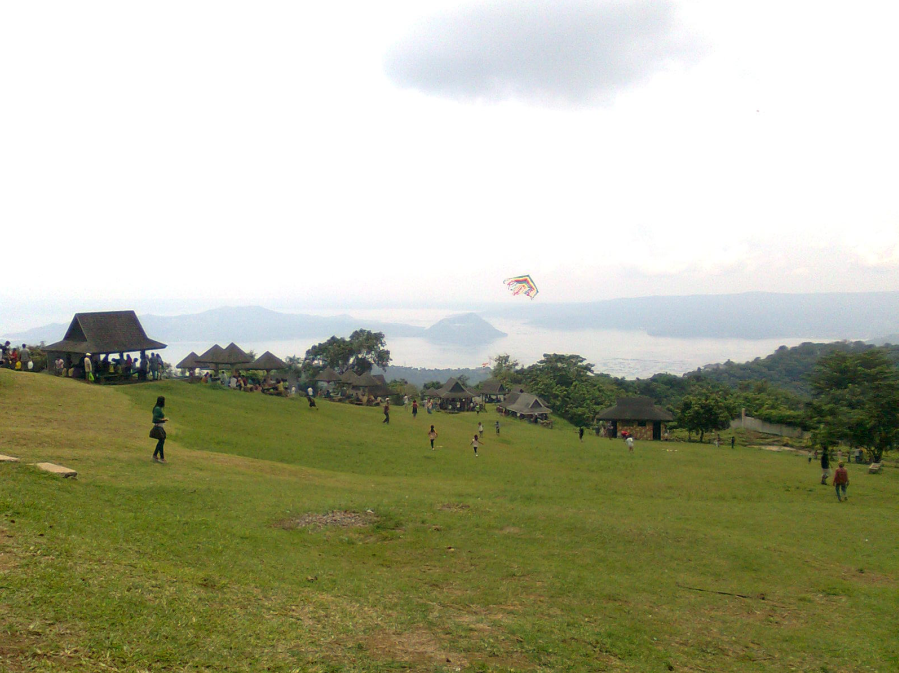 Arghentrock's A Taste of the Philippines: Picnic Grove in Tagaytay Is a ...