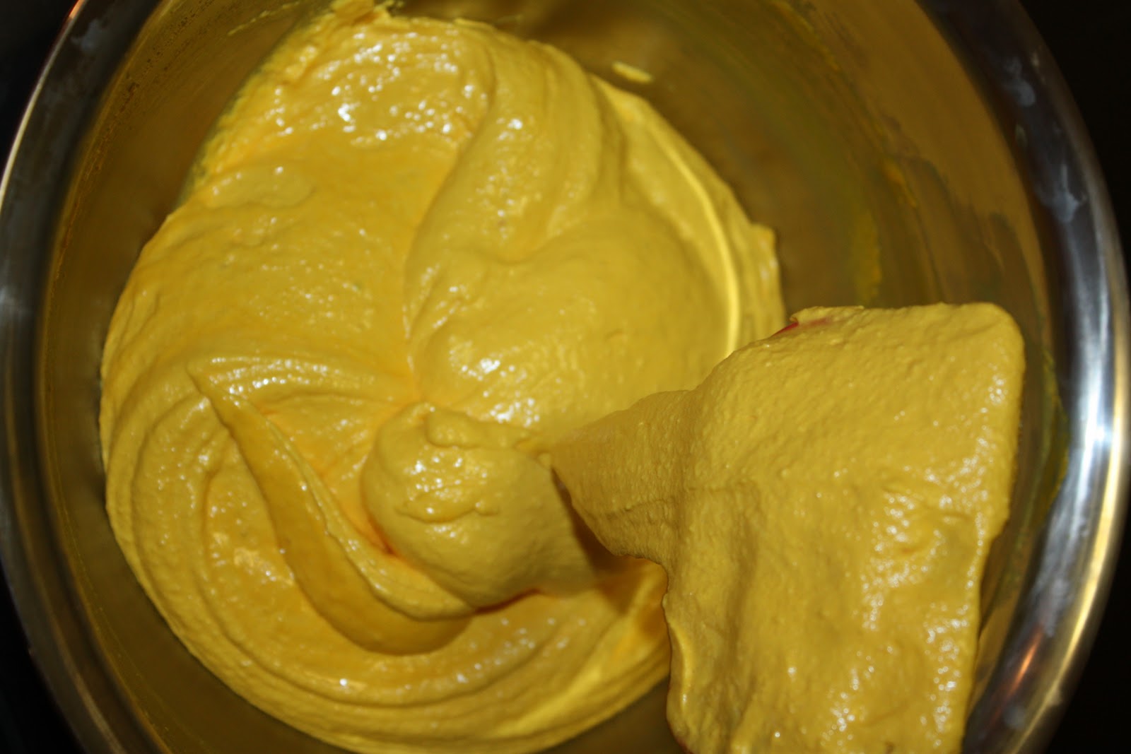 LADYMACARON20TEN: Passionfruit Macaron Shells