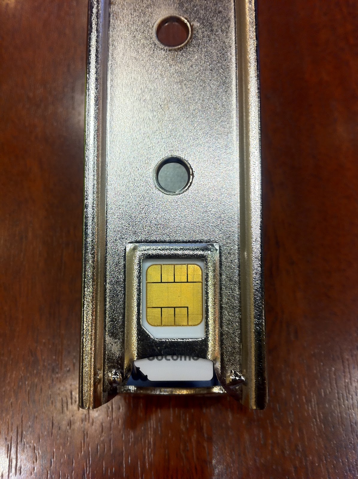 テクニカルにつれ"ず"れる: SIMカッターの使い方（b-mobile U300をSIMカット）