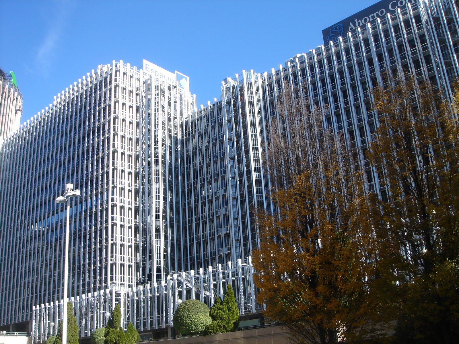 Historia y Genealogía: El Complejo de Azca. Madrid.