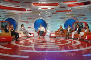 Memes Kpop: Intrusos hablo muy bien de Casi Angeles