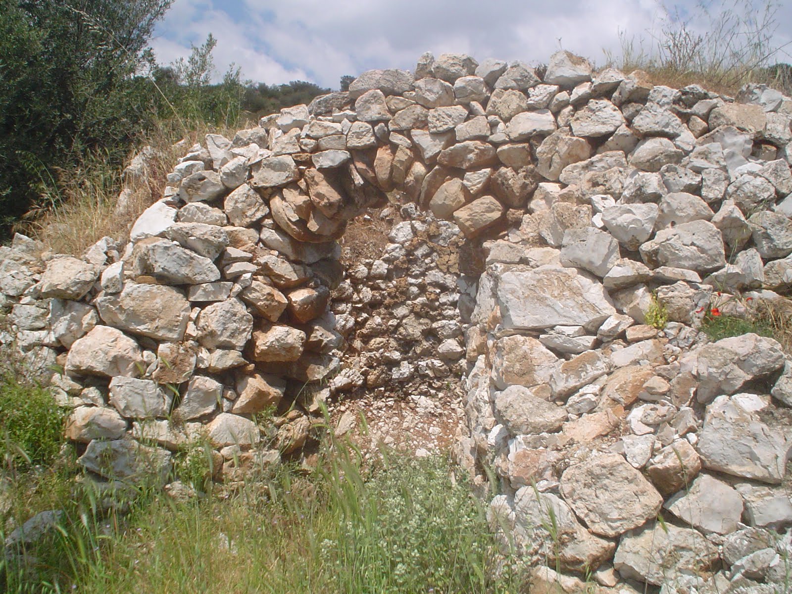 ΟΙΚΟ.ΠΟΛΙ.Σ.: Τα ασβεστοκάμινα στο Όρος Αιγάλεω - Ποικίλο