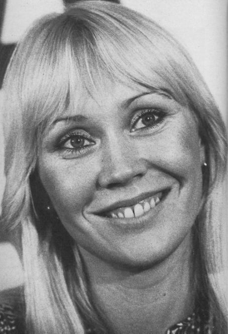 less than three, squared: Agnetha, Part II