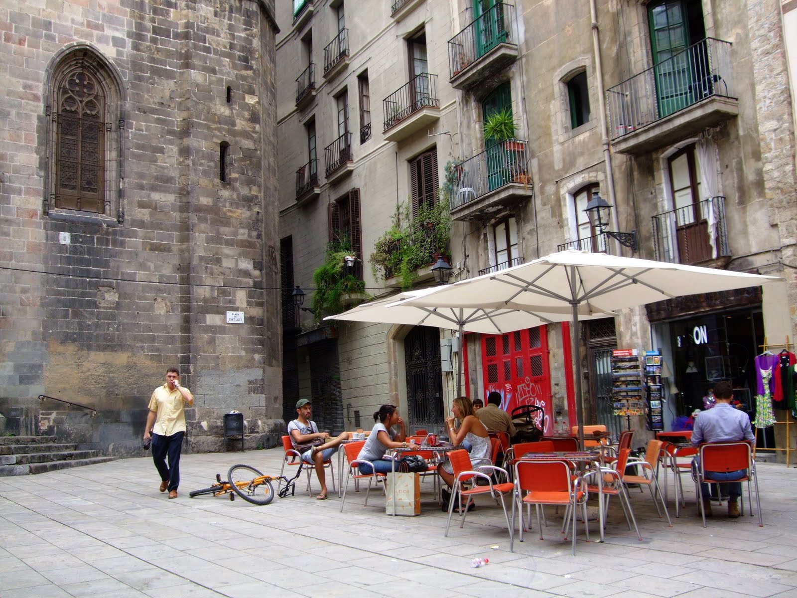 ichigo-milky-spanish-cafes-and-tapas