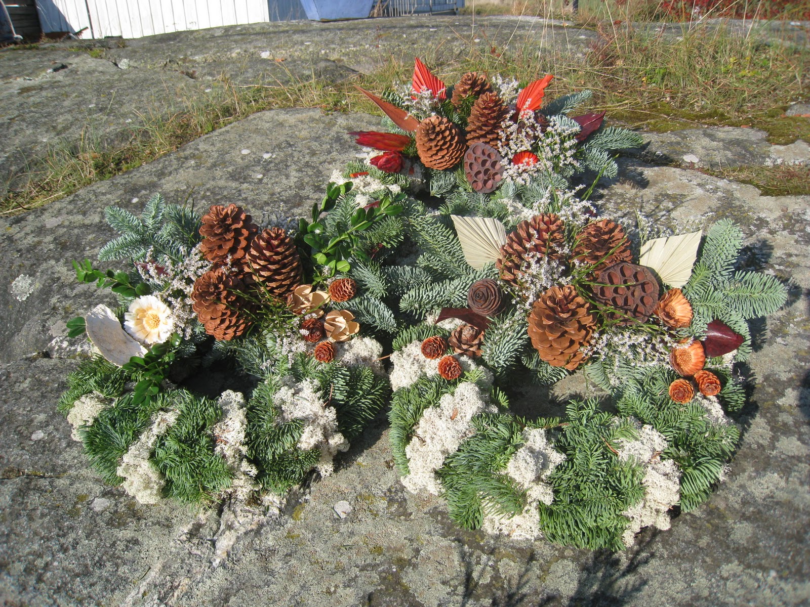 Ingelas tradgard: Gravsmyckning