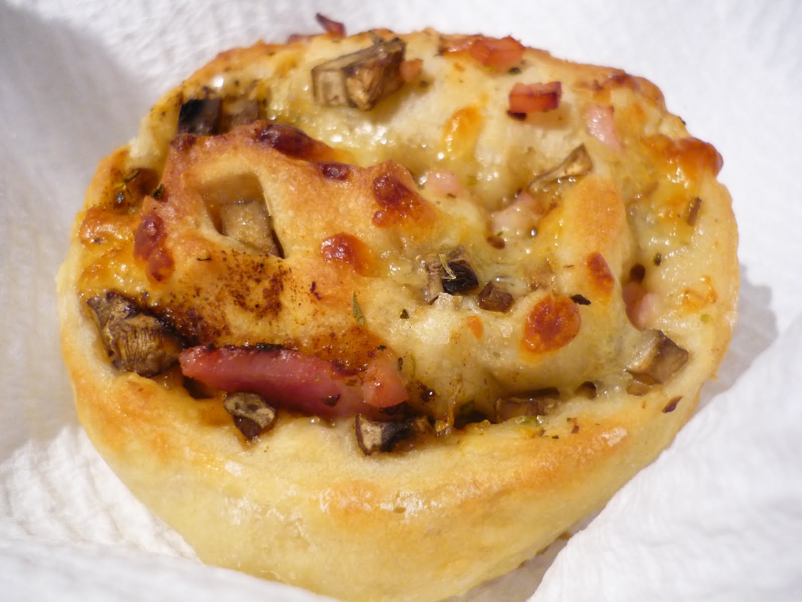 P's Kitchen Adventures: Savoury Scroll