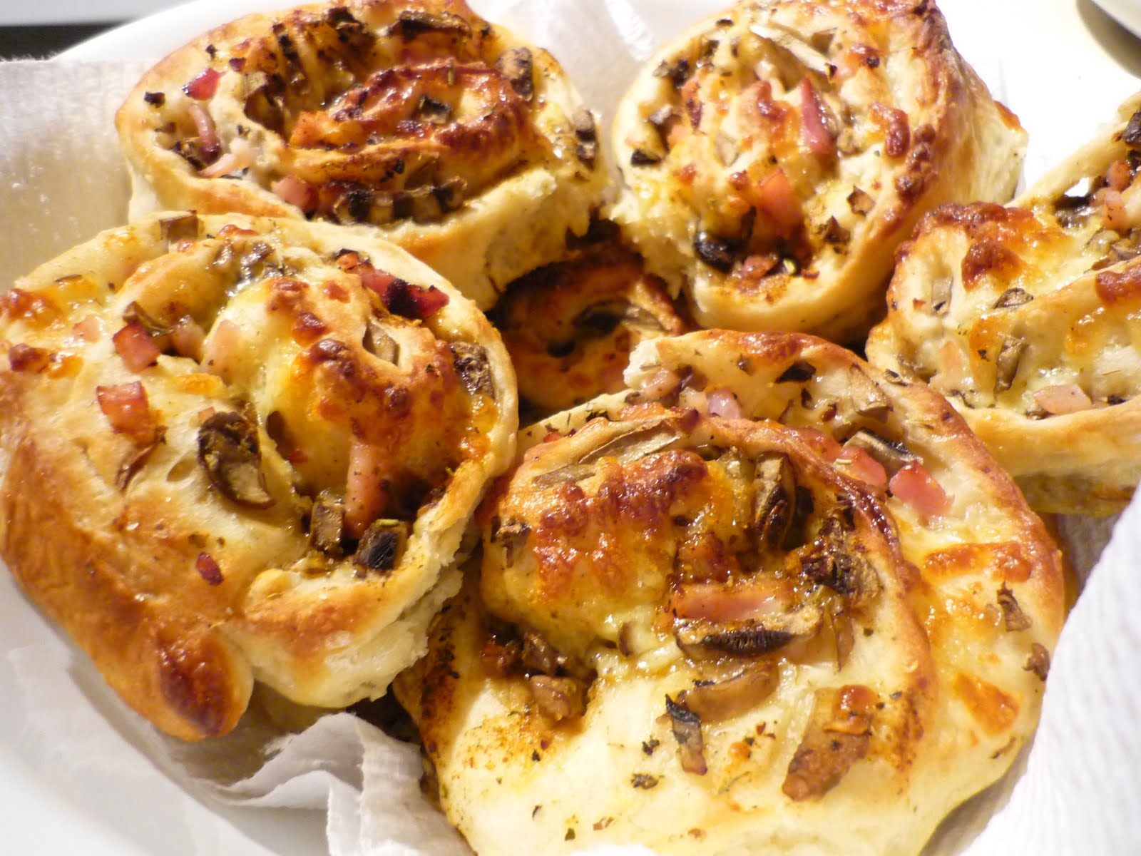 P's Kitchen Adventures: Savoury Scroll