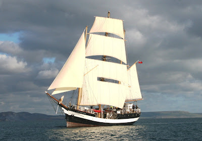 150 FT SQUARE RIGGER INSPIREDBY THE PIRATE SHIPS OF THE BARBARY COAST ...