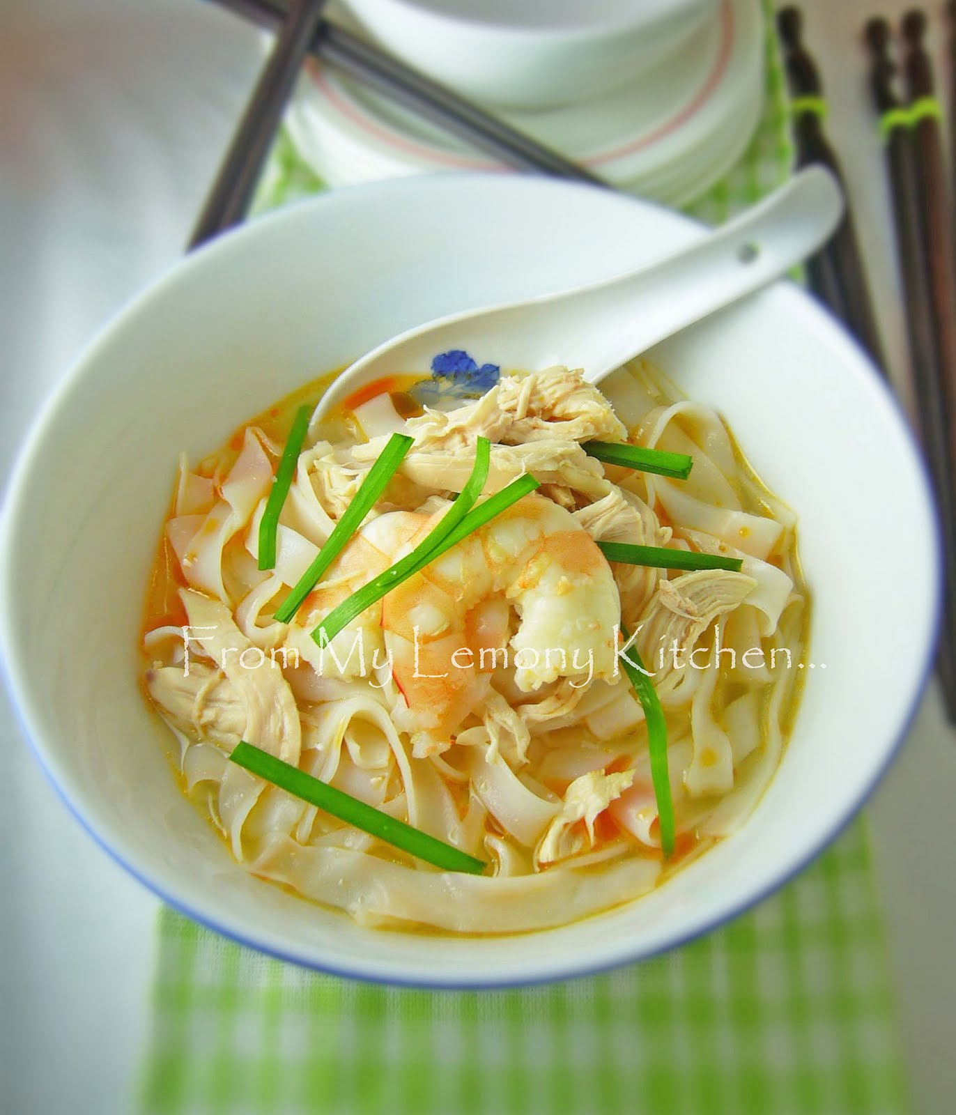 Ipoh Hor Fan / Flat Rice Noodles Soup - Lisa's Lemony Kitchen