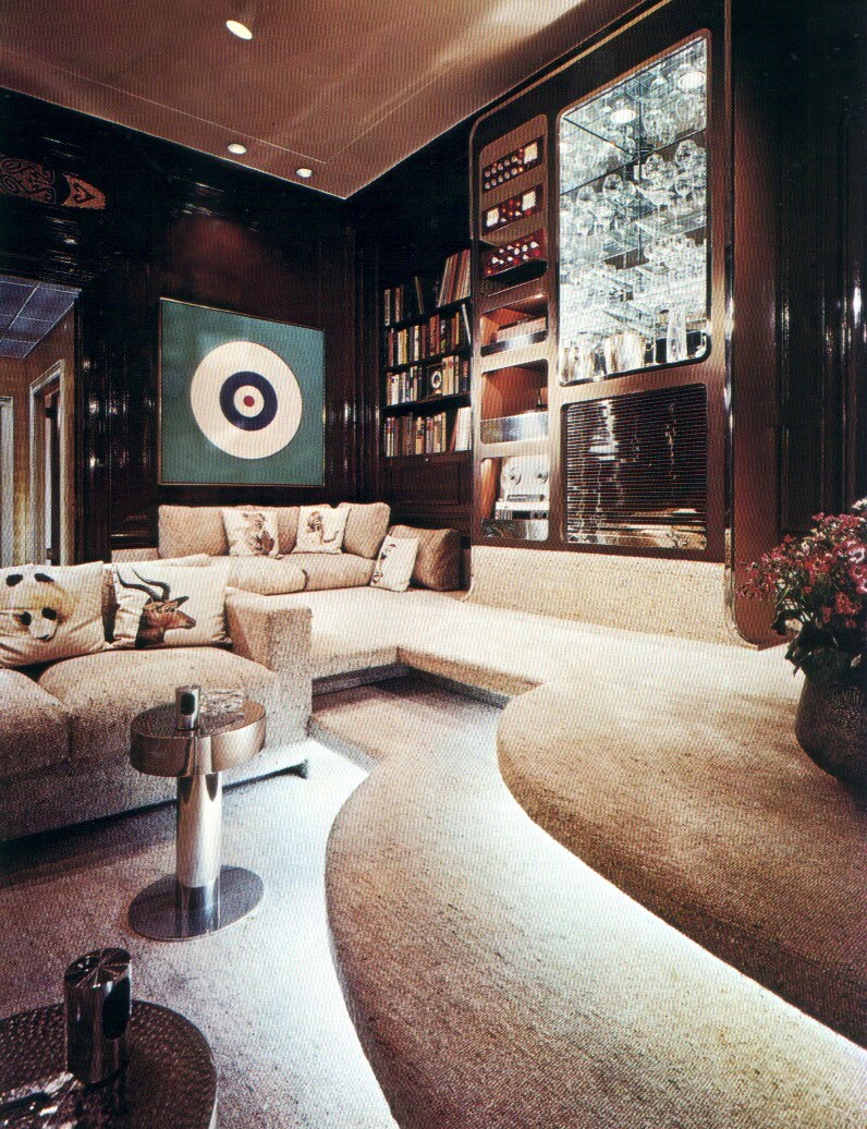 The Blue Remembered Hills™: Between traditional and modern