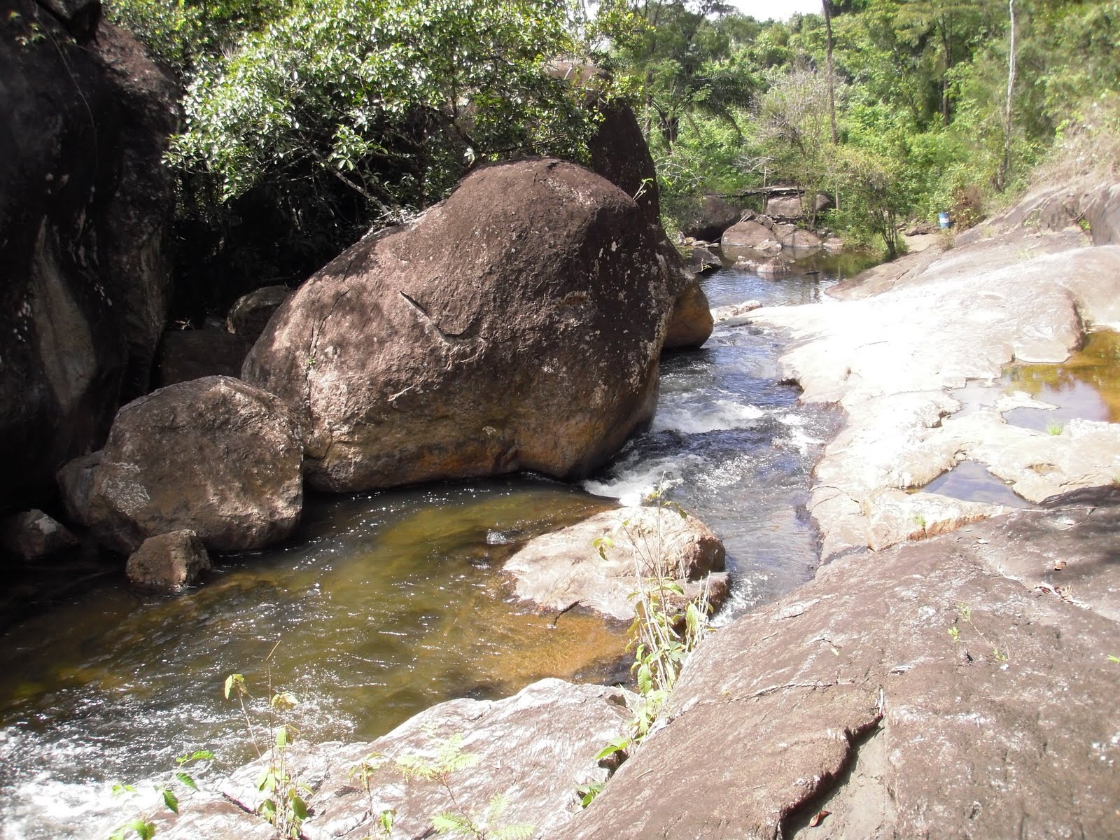 guyanatrip: Tuesday's visit to Moco Moco village and falls