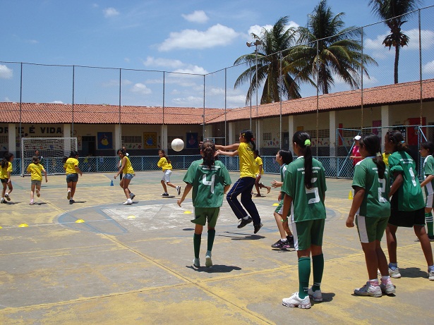 SELO UNICEF MUNICÍPIO APROVADO - EDIÇÃO 2013 - 2016: ALUNAS VIBRAM COM ...