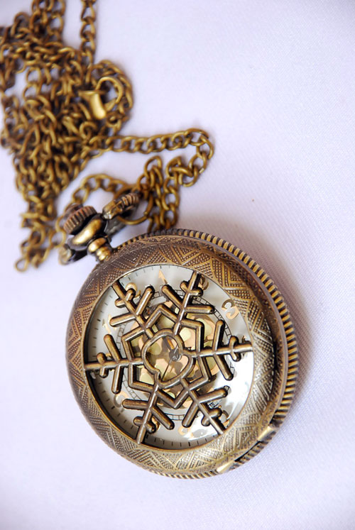 PhatCulture.com - An Online Boutique: Snowflake - Antique Brass Locket ...