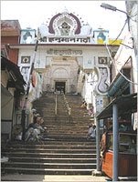 Hill Temples: The Hanuman Garhi - Ayodhya