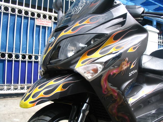 Piaggio X-EVO Modified FIRE AND DRAGON