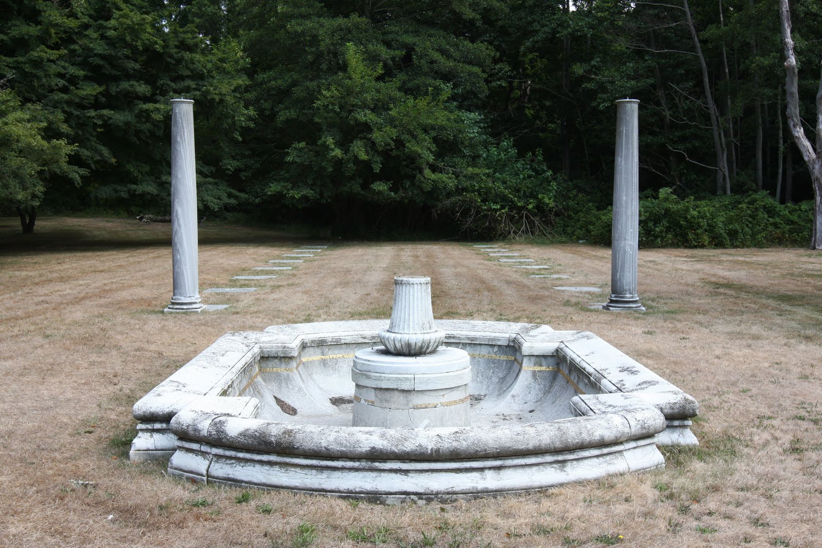 Old Long Island: 'Indian Neck Hall' Derelict Garden Feature