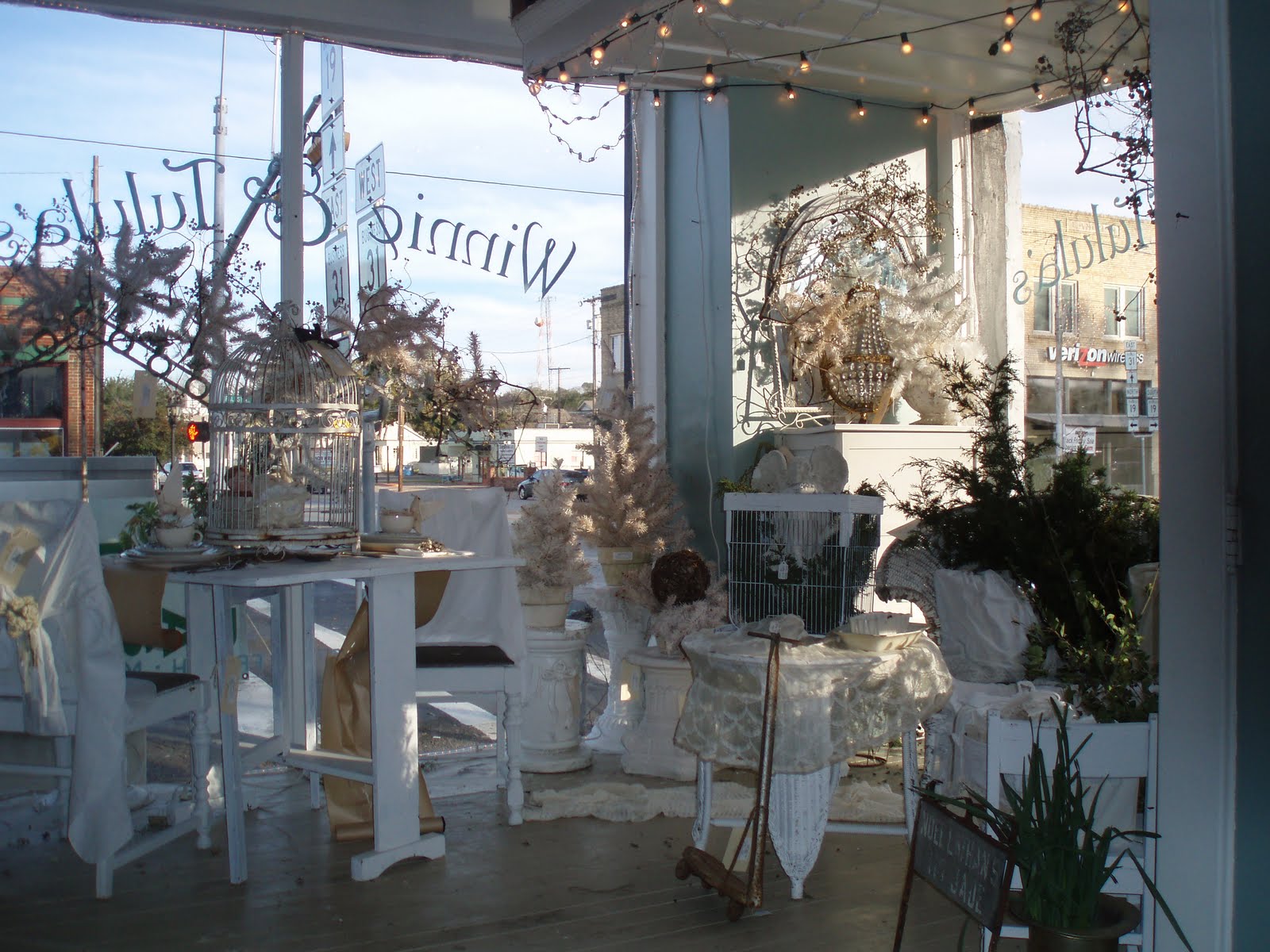 Garden Antqs Vintage: White Christmas Window Display