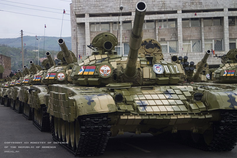 Poderío Militar: Armenia modernizará los tanques T-72.