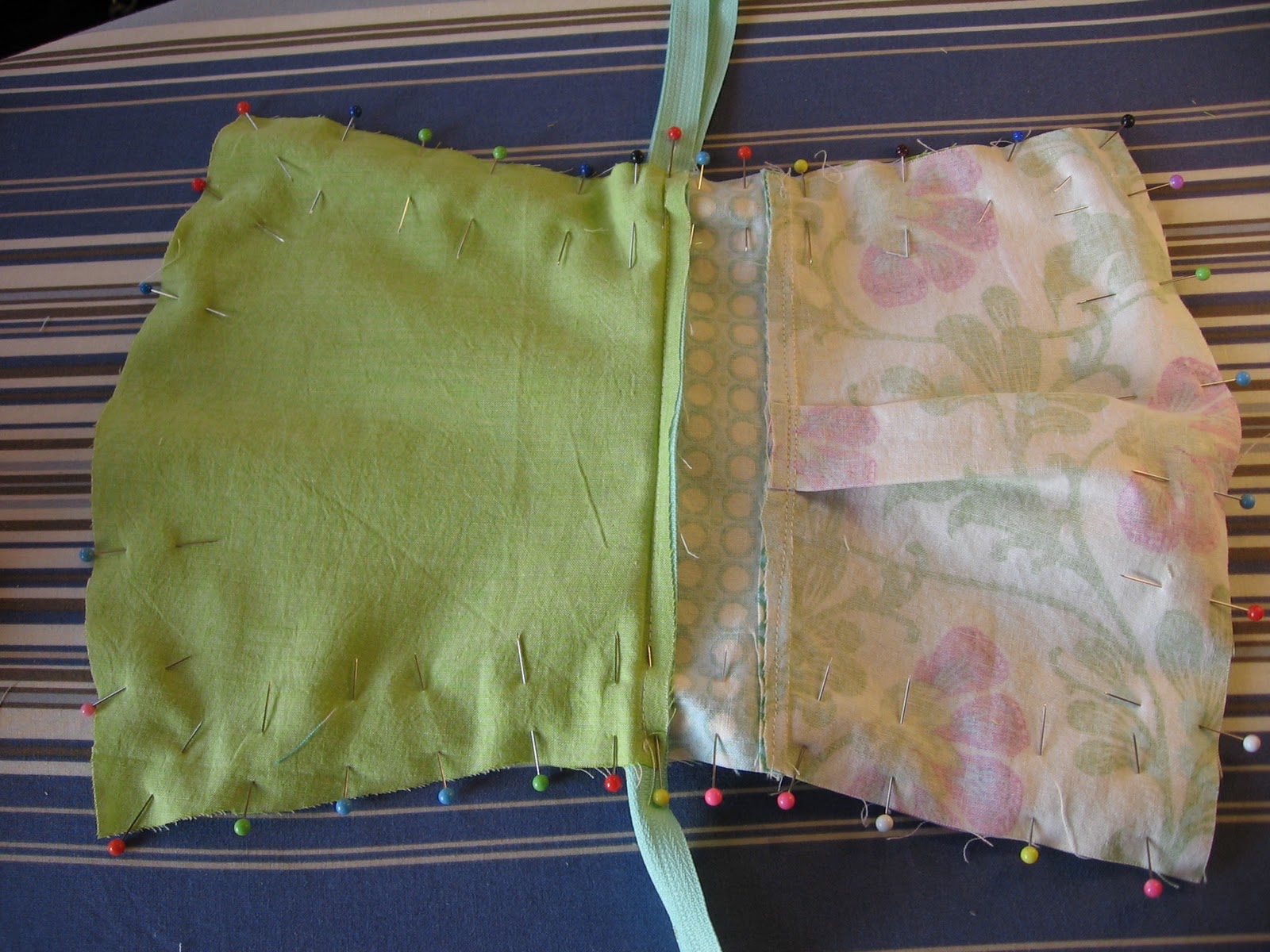 Needle and Spatula: Pleated Pouch Sewing Tutorial