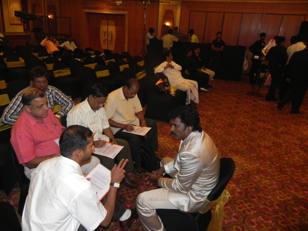 Techberry Mobiles: The India's first projector mobile got launched on ...