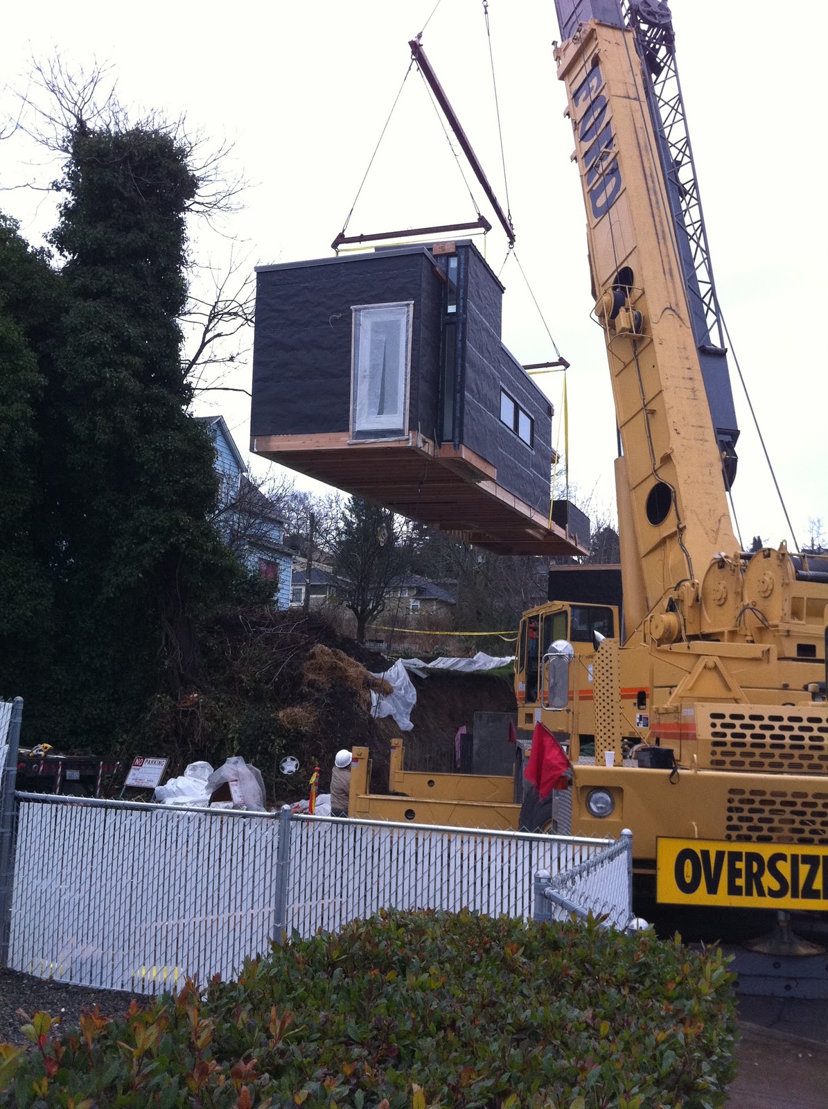 Pb elemental architecture: Prefab: 9'10" Wide House (Lid Park)