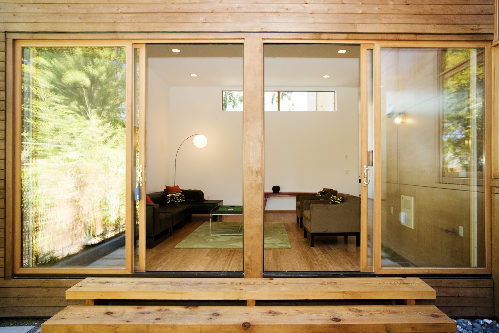 Pb elemental architecture: Large openings/Bringing the outside in