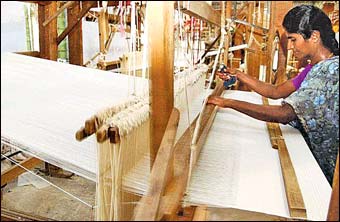 InvestSriLanka: Sri Lanka Handloom Textiles to Earn $2.24mn by 2015