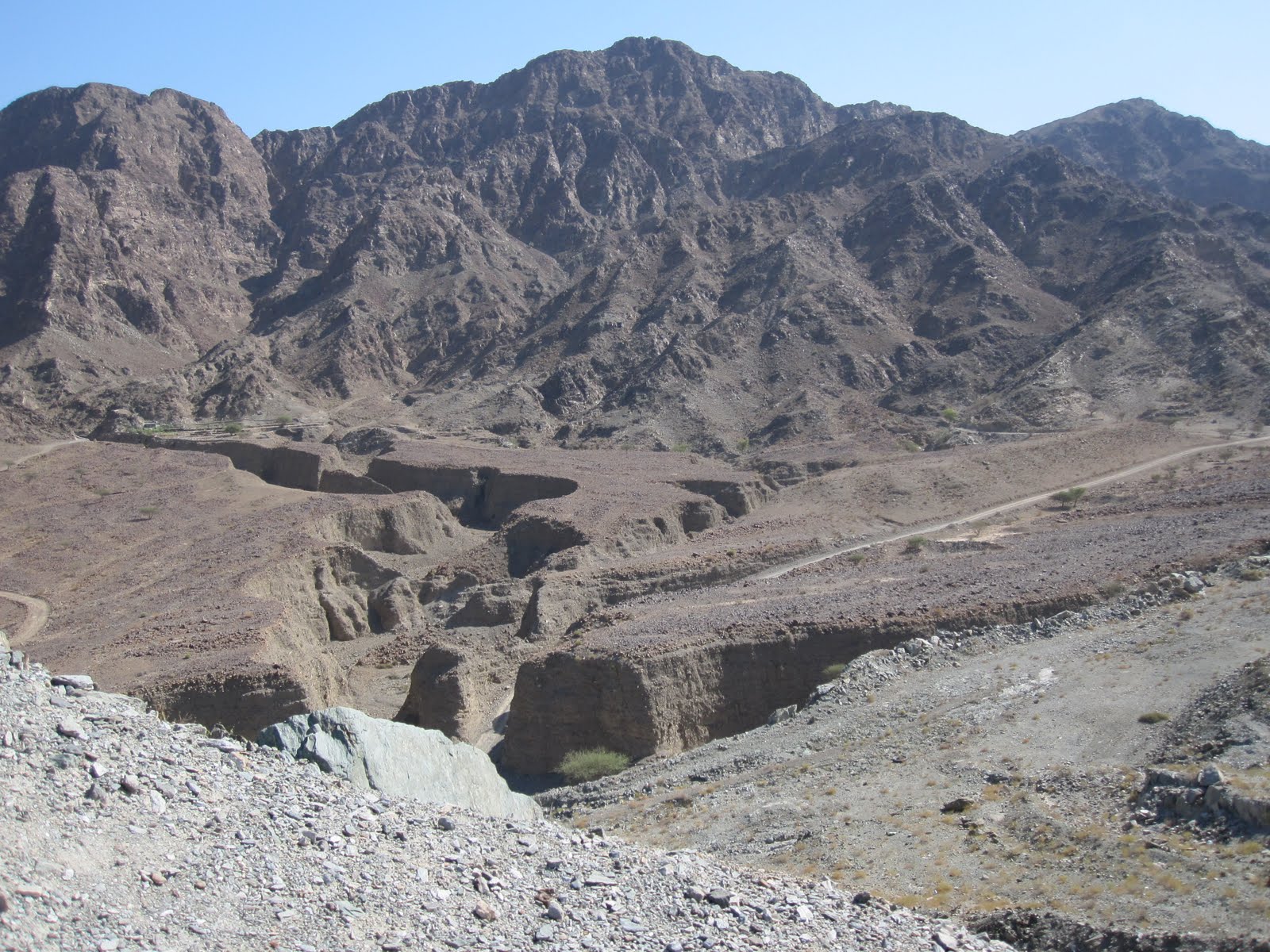 SATSUKA: IN THE MOUNTAINS AROUND MASAFI [Fujairah Emirate]
