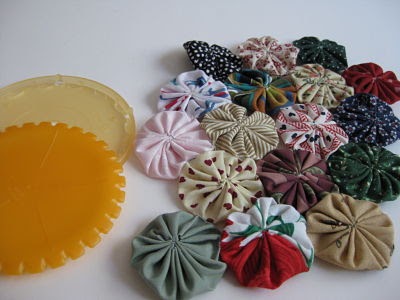 CraftyRie: Tutorial.....How to... make Yo Yo's