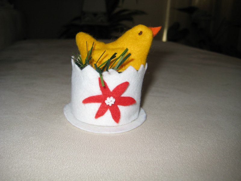 Cositas de Roci: Vuelvo a la carga con la corona... esta vez con el pollito