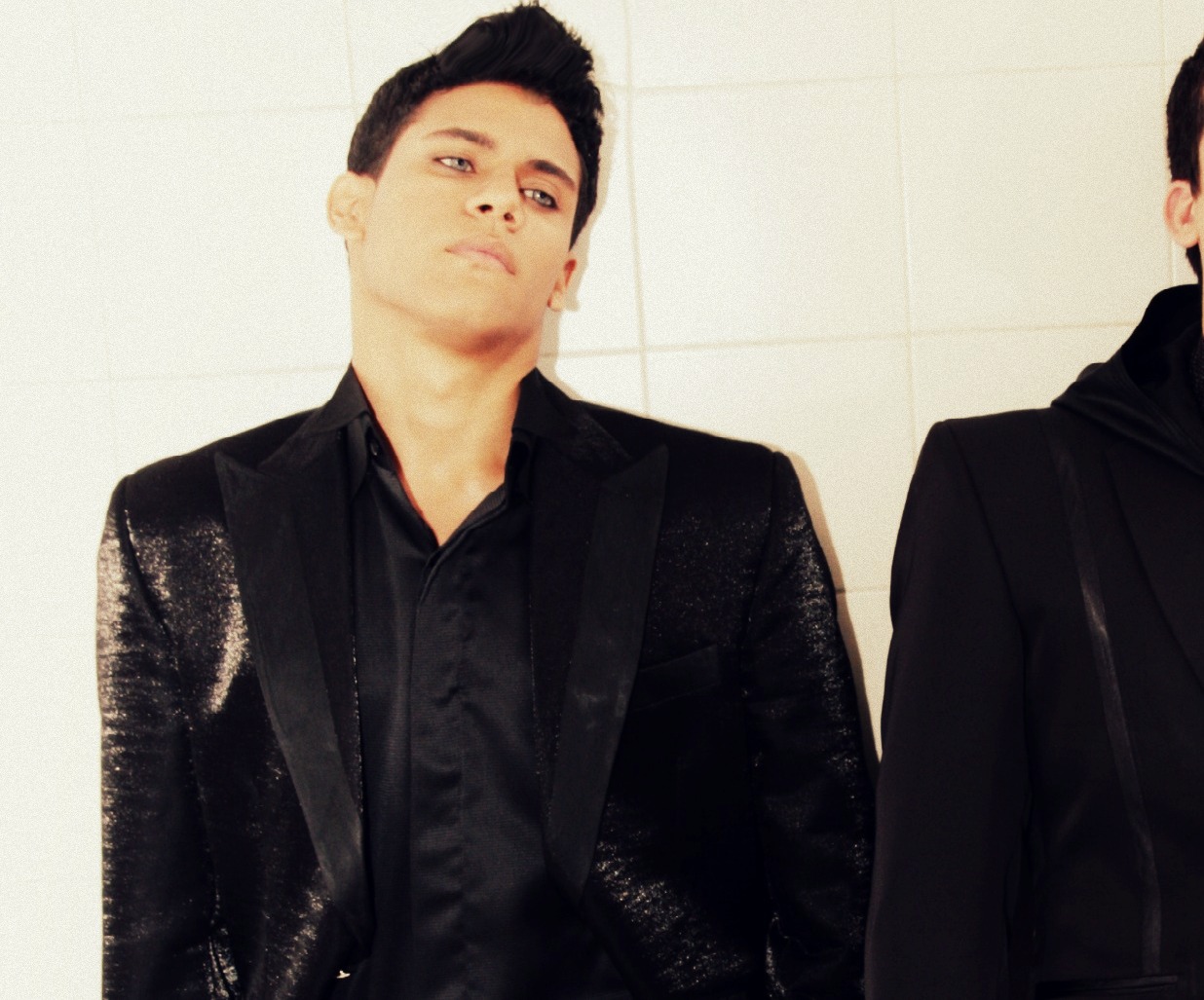 Sigue la Moda: Francisco Aponte y Saoly Gomez editorial revista sambil 2011