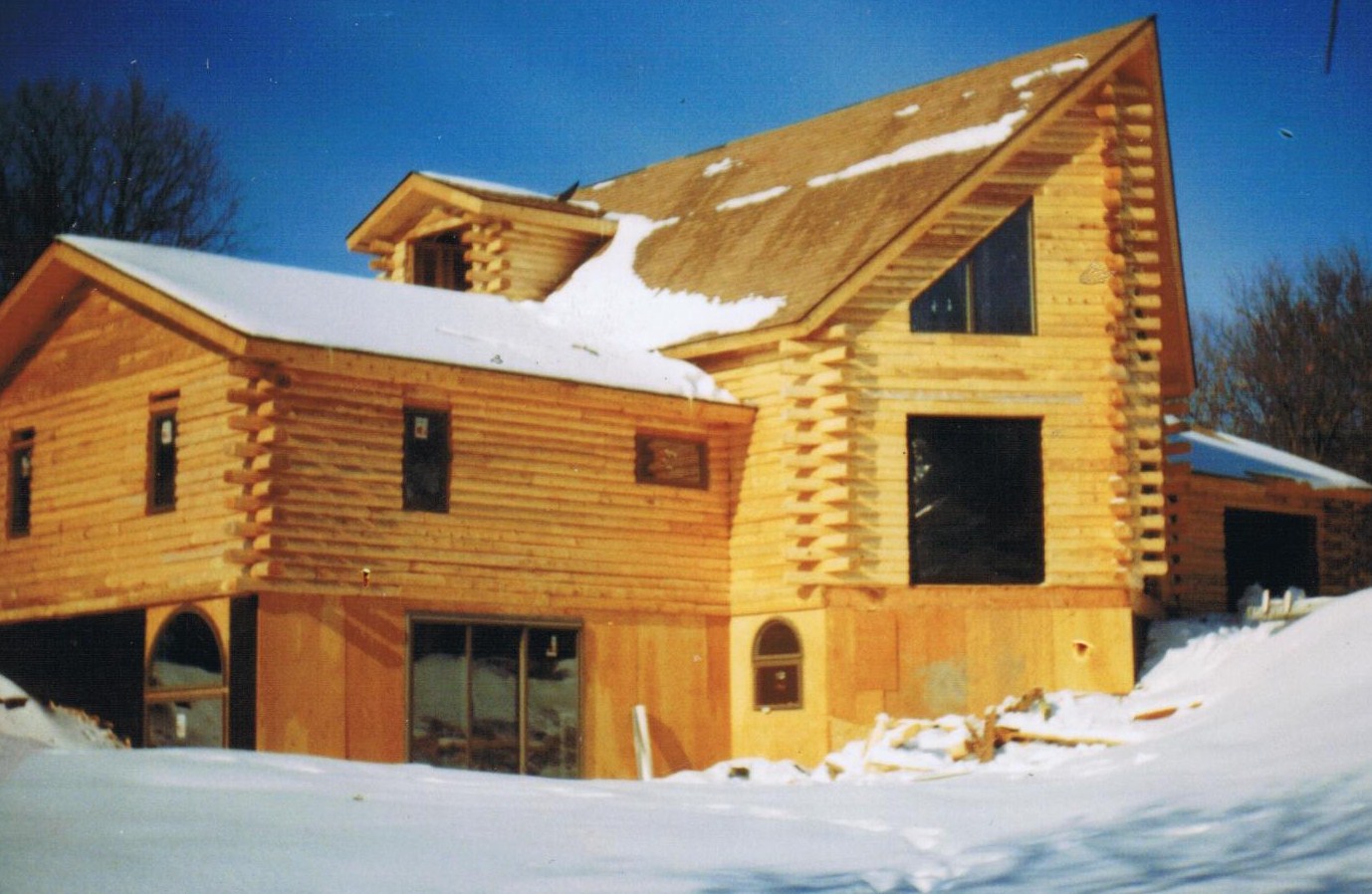 PATRIOT LOG HOME BUILDERS: What is a hand hewn log home