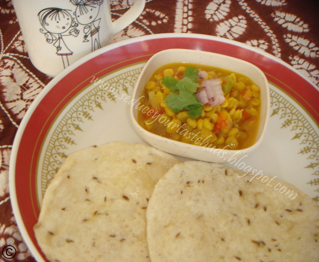 Dal Pakwan- The Famous Sindi Breakfast - Seduce Your Tastebuds...