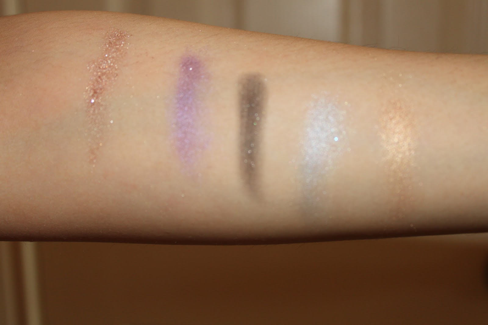 Miss Ezraah: REVIEW: Urban Decay's Sustainable Shadow Box (w/ Swatches)