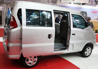 Mundo Automotivo: Towner volta ao Brasil