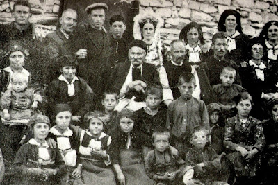 ΦΩΤΟΓΡΑΦΙΚΟ ΛΕΥΚΩΜΑ ΚΑΙΣΑΡΕΙΑΣ: Οι οικογενειες στον οικισμο Καισαρειας