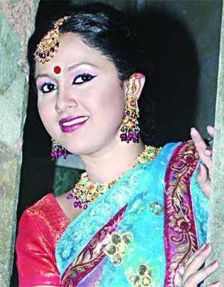 Nadia - Shimul work together after married for first time ~ The Famous Zone