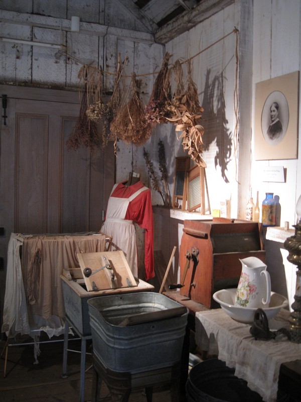 Frog Mom: Woodside's general store, a well-kept secret