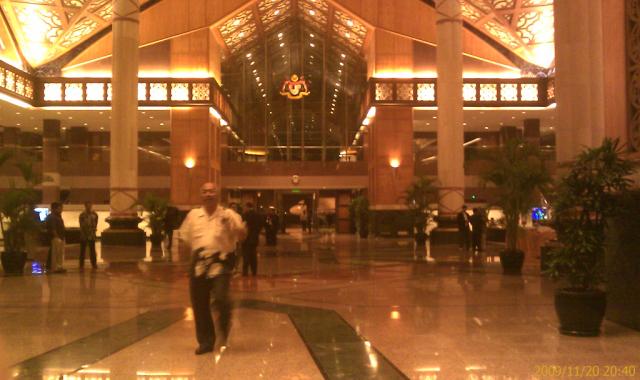 :: Kamaluddin Blog ::: @Kompleks Bungaraya, KLIA.