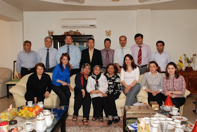 Story of a Trailing Spouse: Tavalod-et-Mobarak...