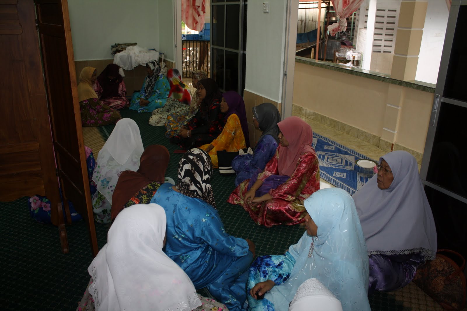LAMAN RASMI ADUN MAHARANI: SUMBANGAN RAMADHAN 1341H DI PARIT AMAL LAUT MUAR
