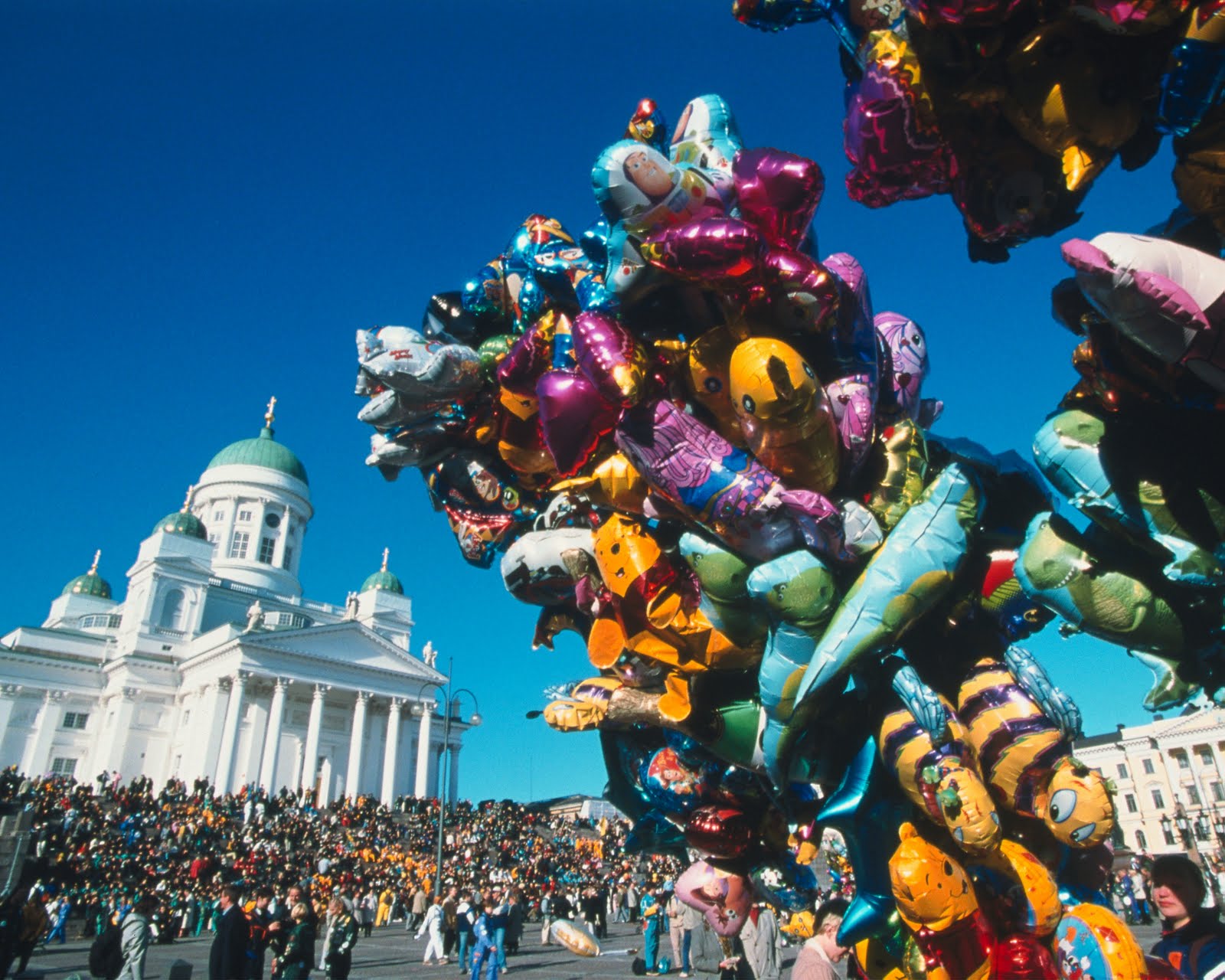 Turismo y viajes: Vappu, fiesta de la primavera en las ciudades finlandesas