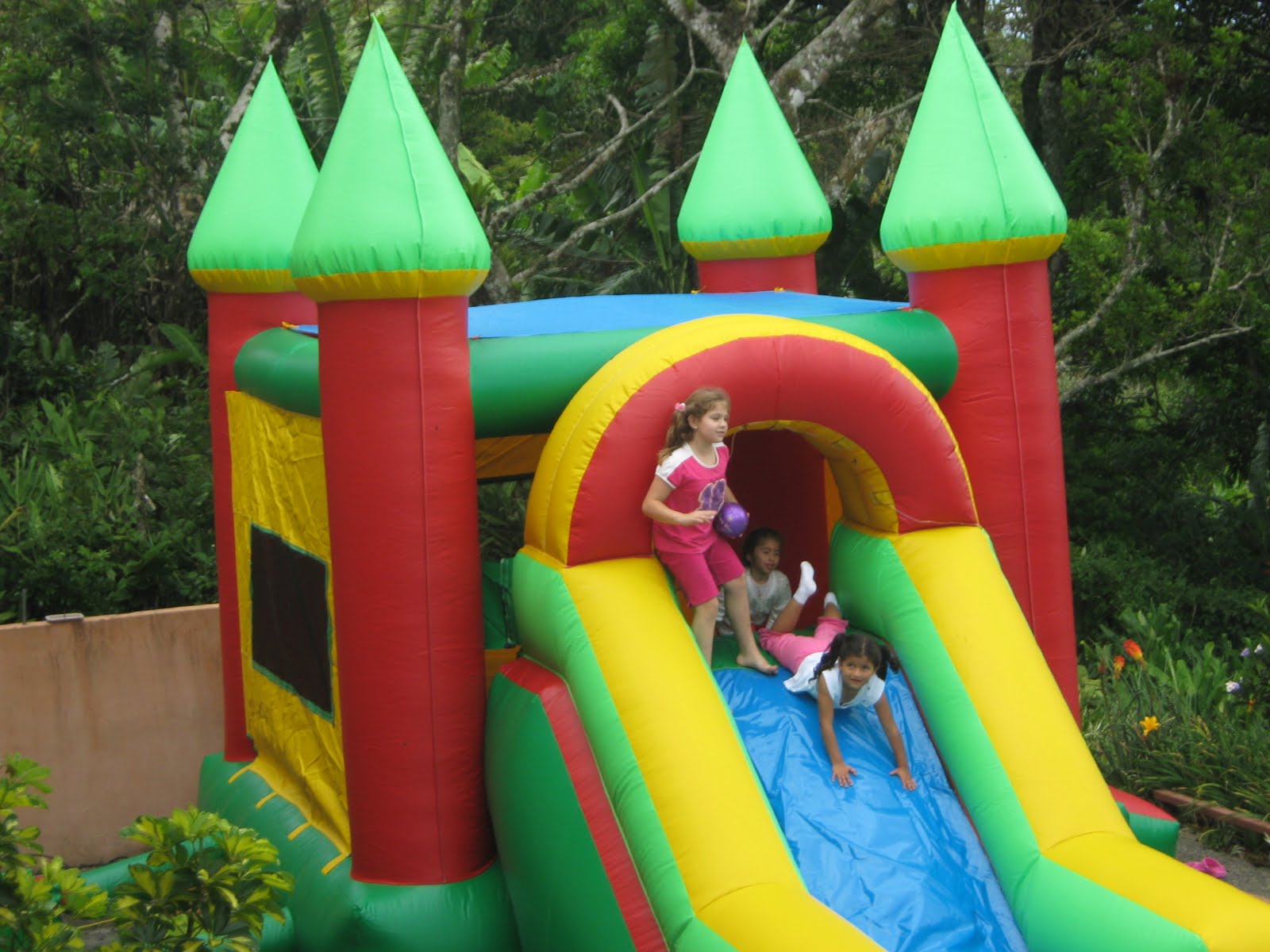 JUST FOR FUN INFLABLES DE COSTA RICA