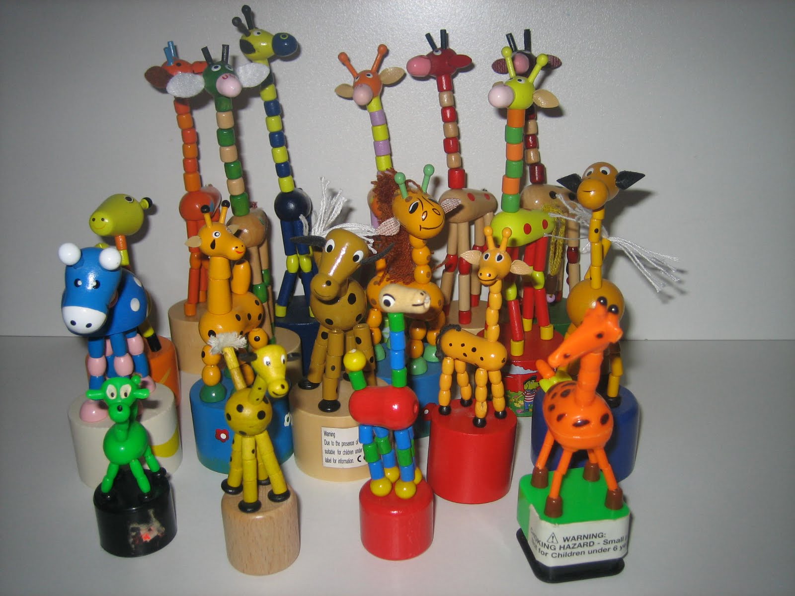 Pomsie's Push Puppets: Classic Giraffes and mechanism variations!