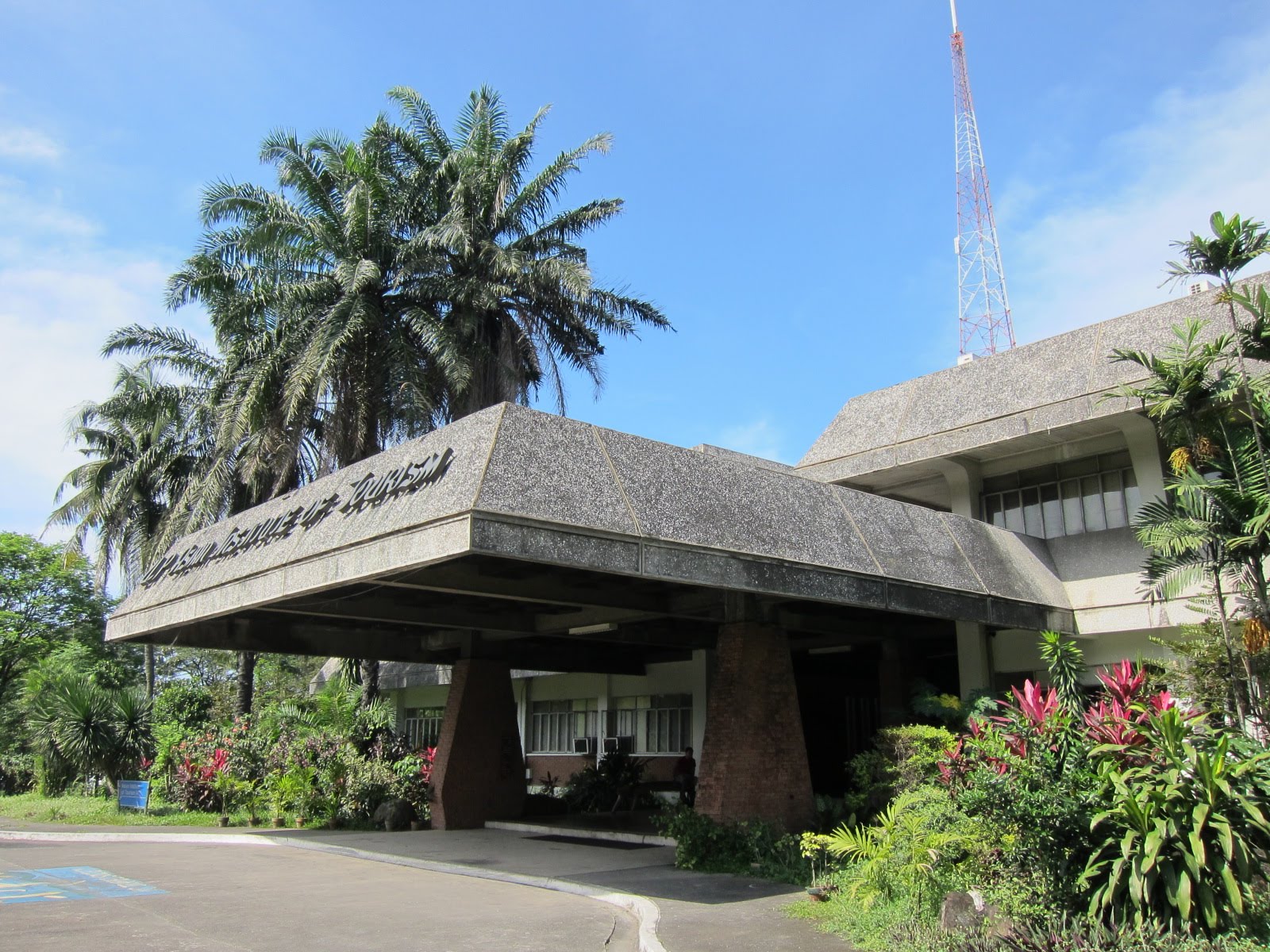 TRAVEL CENTRAL PHILIPPINES: Return to the Asian Institute of Tourism