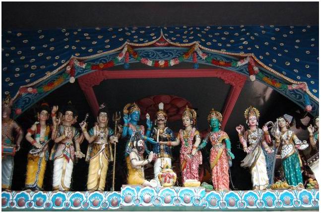 Roundtriptoparadise: kuil shri mariamman at Medan