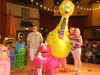theschmidtsinfl: Breakfast with Elmo and Friends at Sea World