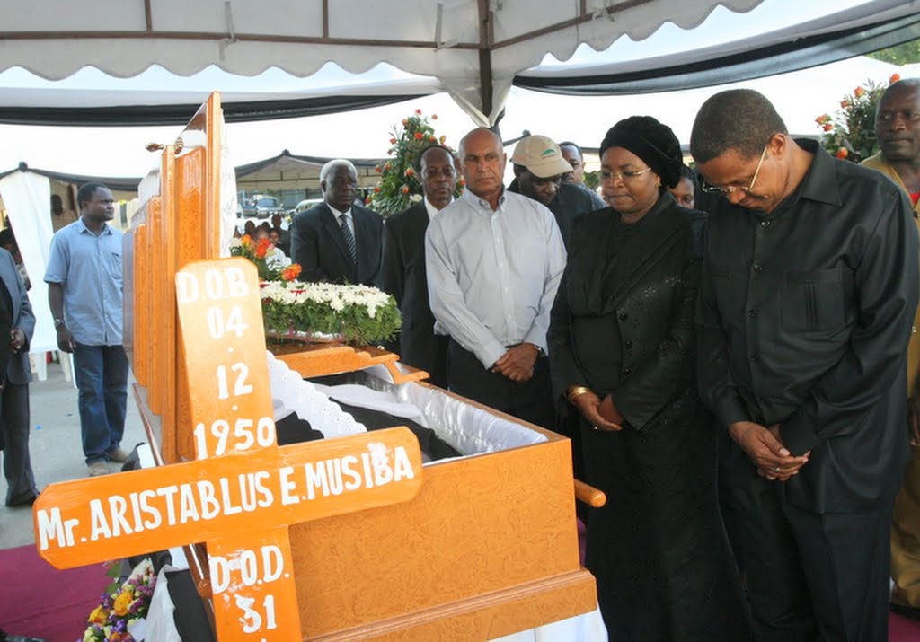 JIWE THE DJ''MWANAKIJIJI 4REAL'': President Kikwete pays his last ...