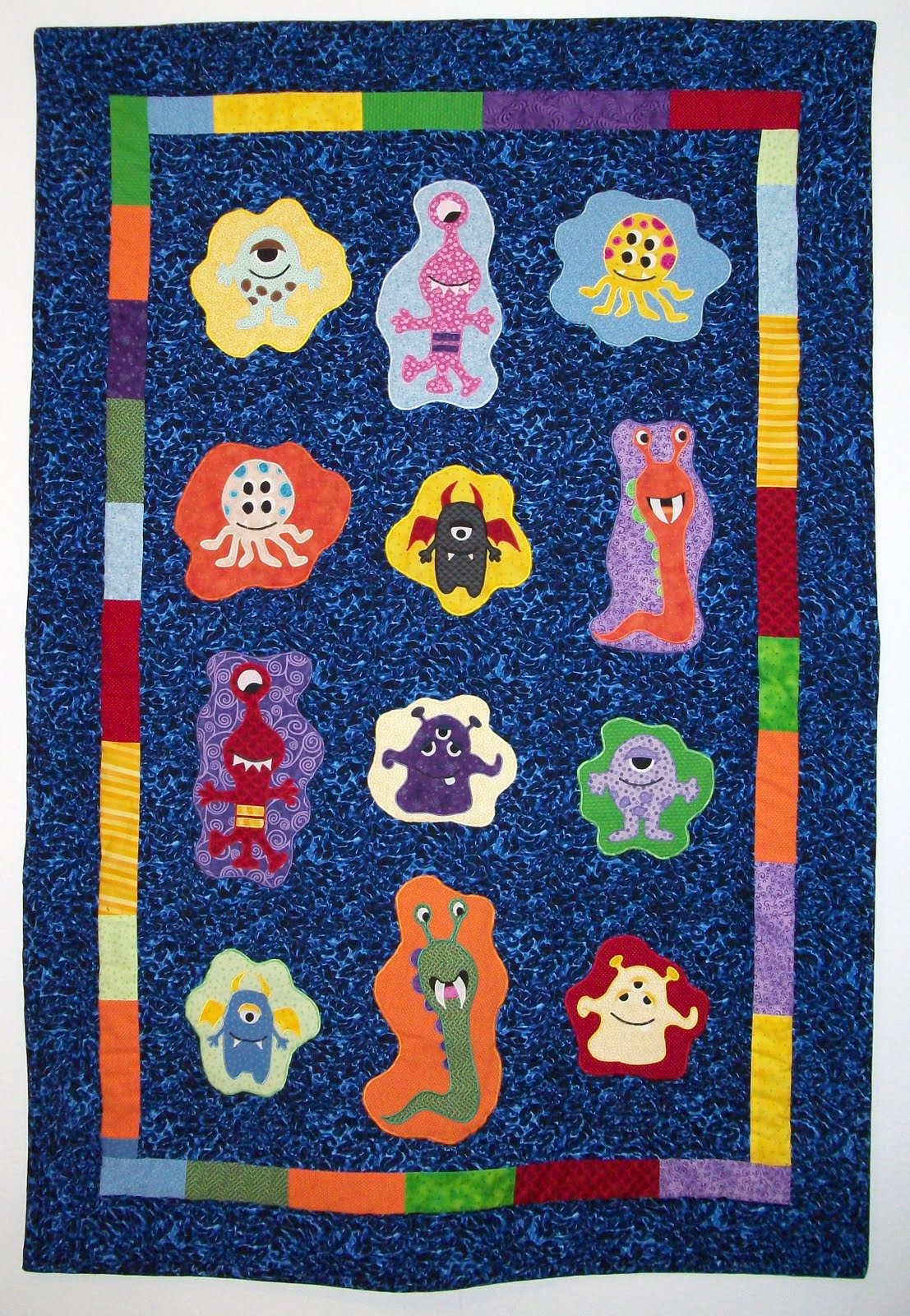 Little Jack's Corner: Monster Quilt is Finally Done!